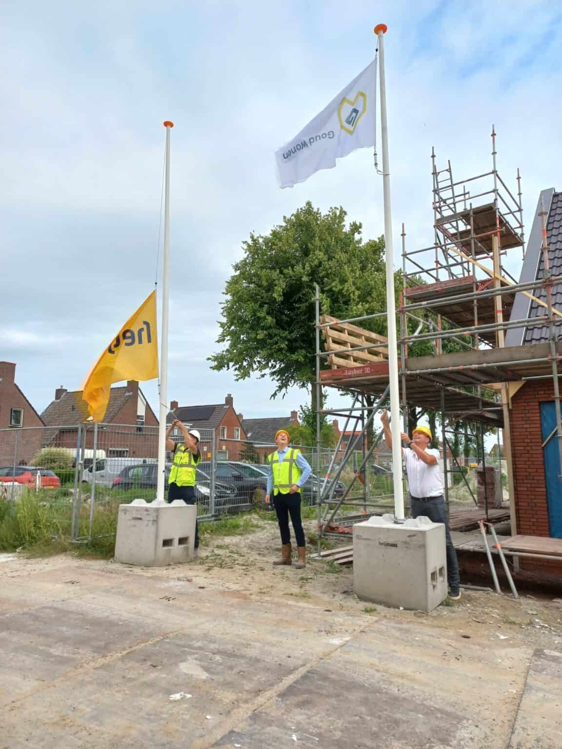 Bouw nieuwe woningen in Uithuizen Noord gaat snel: Hoogste punt bereikt ...